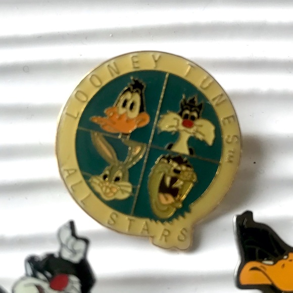 Vintage | Accessories | Vintage 9s Looney Tunes Enamel Lapel Pins Set ...